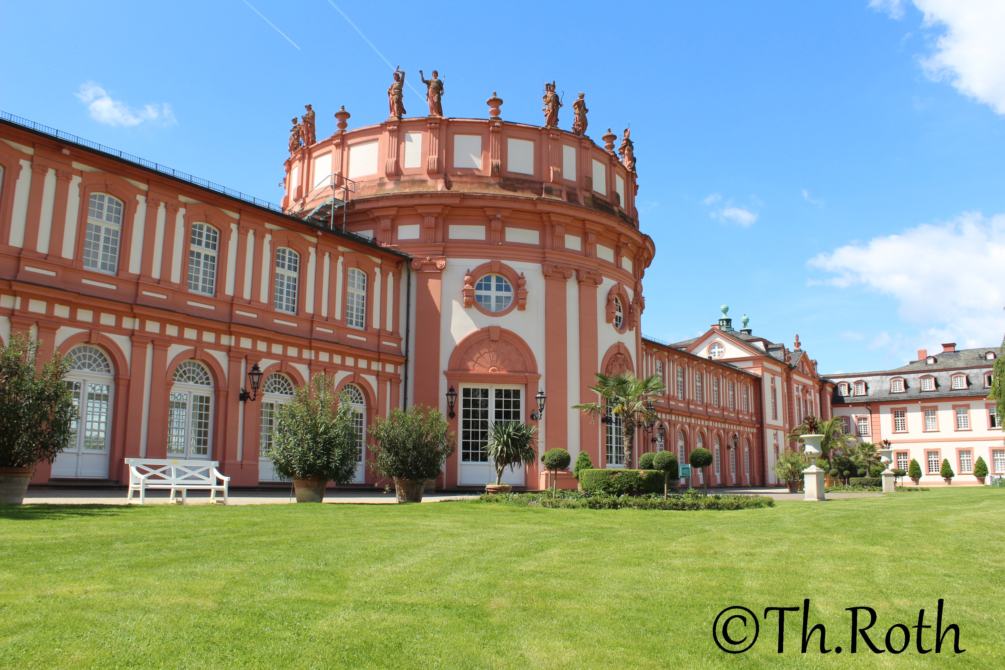 Wiesbaden / Biebrich - herrrothwandertwieder